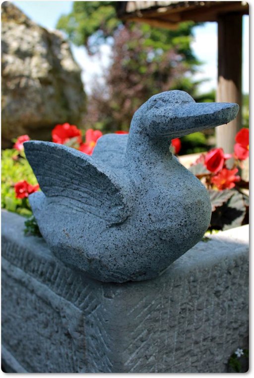 Tierfigur Ente aus Granit